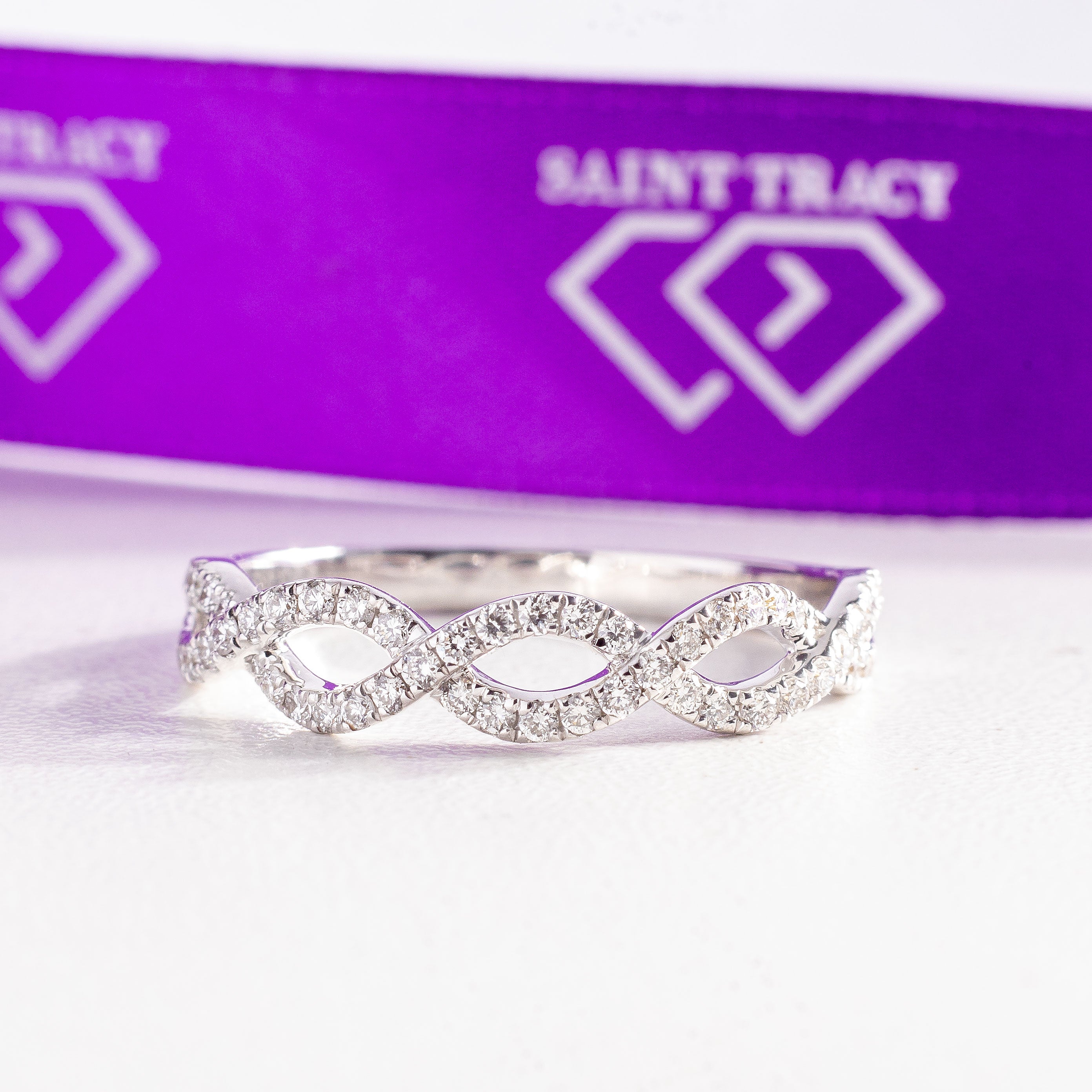 Amber 18Karat White Gold Wedding Band – Saint Tracy