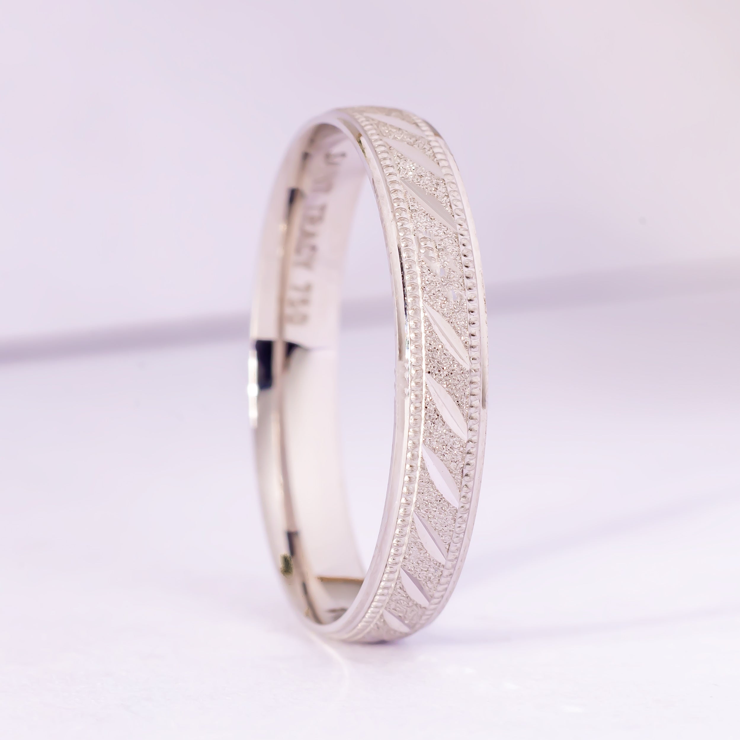 Edgar 18Karat White Gold Wedding Band – Saint Tracy