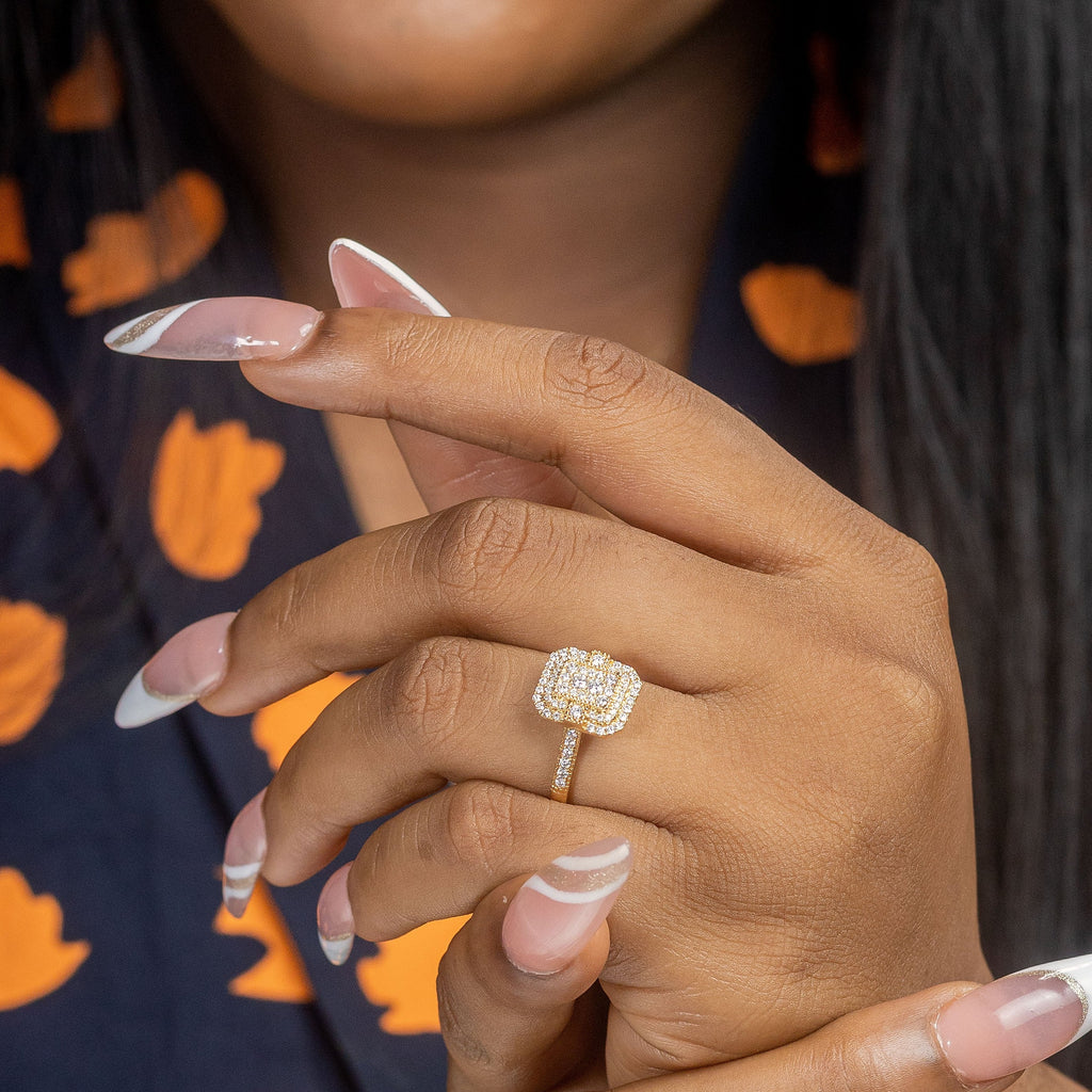 Kim 18Karat Yellow Gold VS Diamond Engagement Ring – Saint Tracy